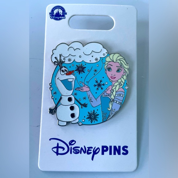 Disney | Accessories | Disney Frozen Elsa And Olaf In The Snow Trading ...